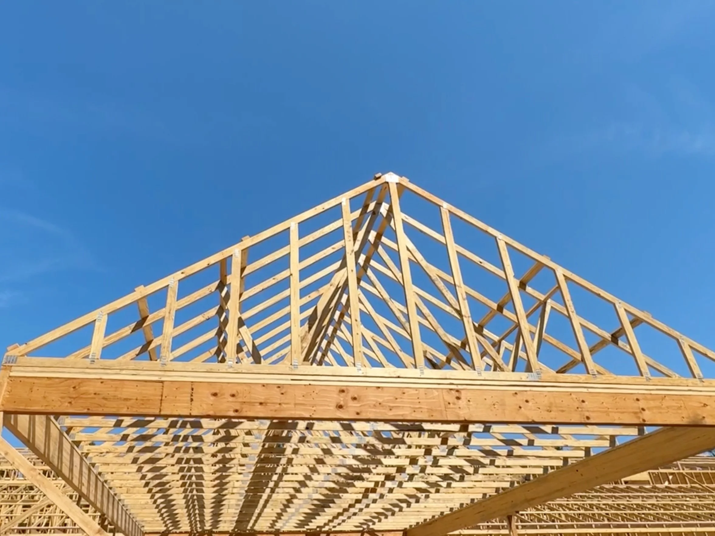 Texas Truss Manufacturing for Roof & Floor Trusses | Commercial & Multifamily Experts — Davis Truss
